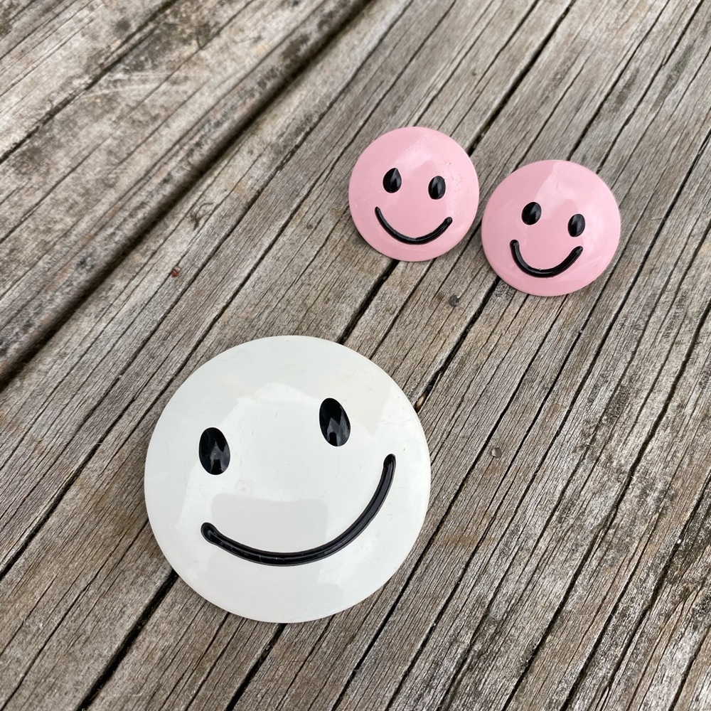 Vintage 80s Eighties Smiley Face Pin Earring Set - Gem